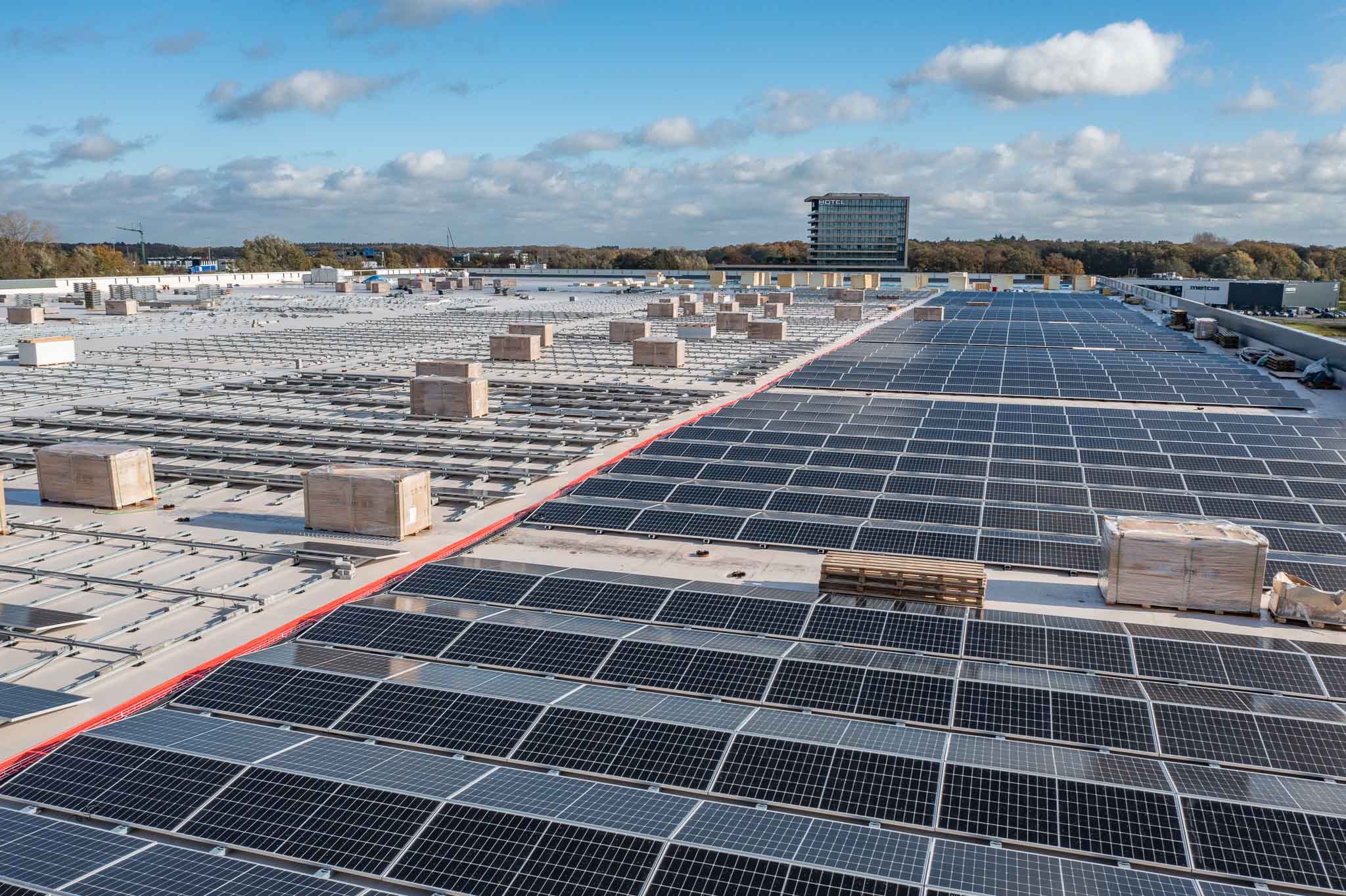 ProfiNRG installeert 6.934 panelen met FlatFix Wave Plus - PanelClaw